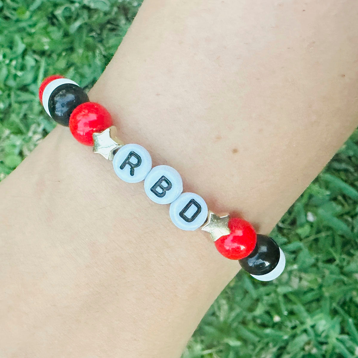 Pulsera Elástica Cuentas RBD Estrellas Doradas – Luna By JL